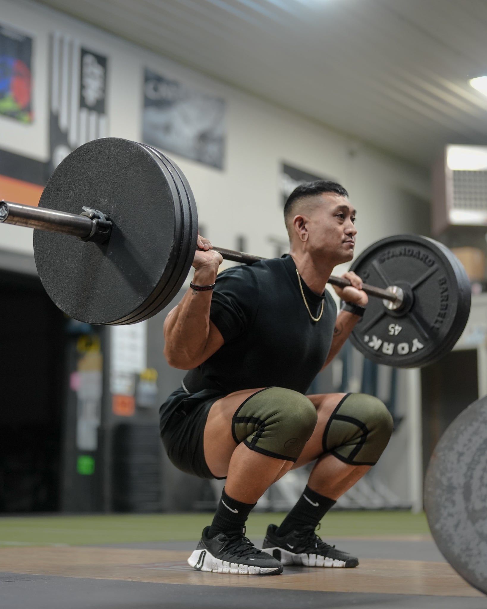 Lifting Gear | Weightlifting Belts, Sleeves & More | Strength Shop ...